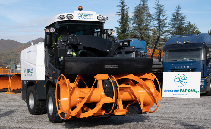 Snow Plan, SdP deploys new Supra 4002 turbo-tractor | Strada dei Parchi